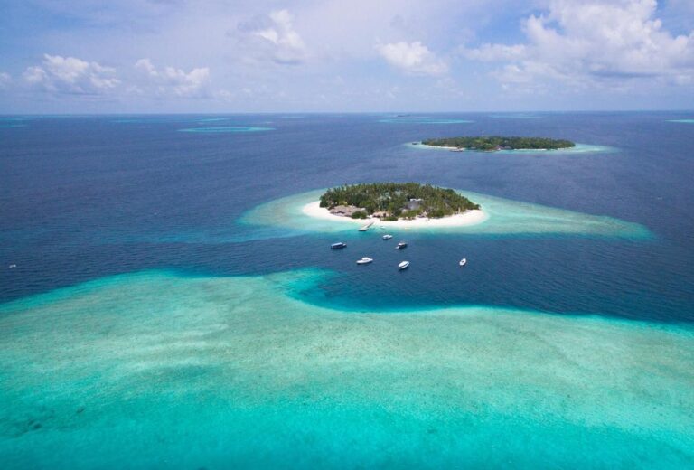 Malahini Kuda Bandos for a quick and easy escape - Maldives Resorts Org ...